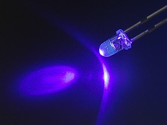 紫外線LED 3mm 392.5nm OSV4HA3A11A: オプトエレクトロニクス 秋月電子通商-電子部品・ネット通販